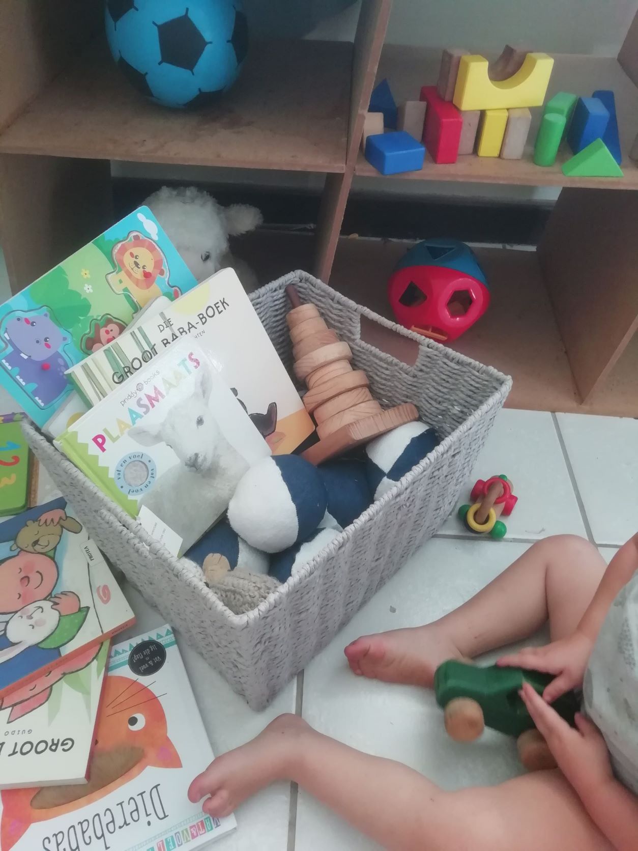 Die basiese speelgoedkas – 10 speelgoedidees vir elke huis. - Notas van ...
